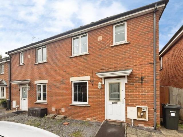 Barley Gardens, Winnersh, RG41 3 bed semi detached house to rent £2,100 pcm £485 pw