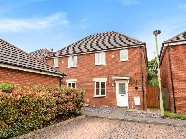 Barley Gardens, Winnersh RG41, 3 bed semi detached house to rent, £2,250 pcm | PrimeLocation