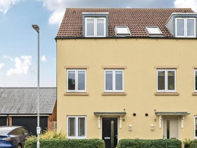 Barley Fields, Bristol, 3 Bedroom Semi detached