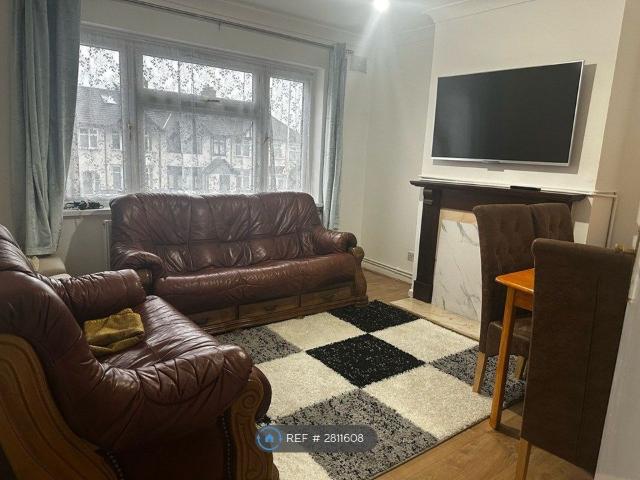 Barley Lane, Ilford IG3, Room to rent, £550 pcm | PrimeLocation