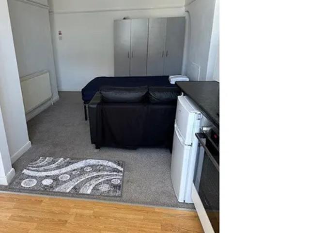 Barley Lane, London, IG3 8XF, United Kingdom | Room for rent #167448128 | Rentberry