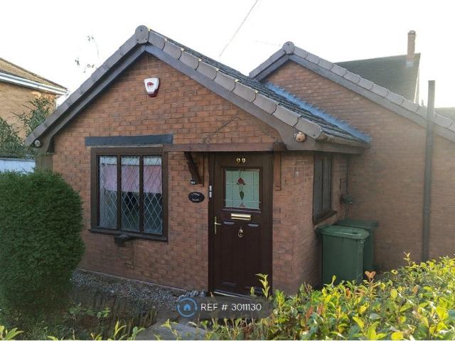 Barley Mow Lane, Bromsgrove B61, 2 bed bungalow to rent, £1,150 pcm | PrimeLocation