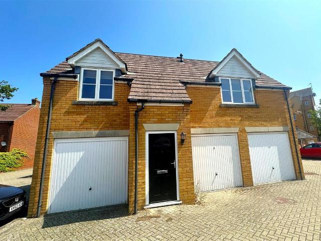 Barley Mow View, Ashford TN23, 2 bed flat to rent, £1,200 pcm | PrimeLocation