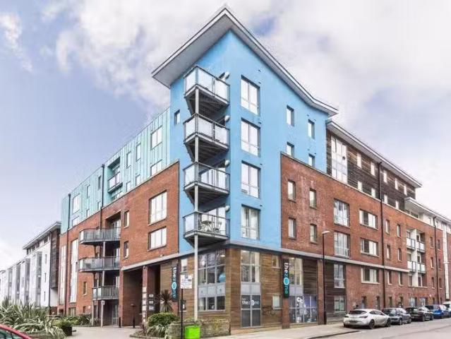 Barleyfields, Bristol 2 bed apartment for sale £300,000