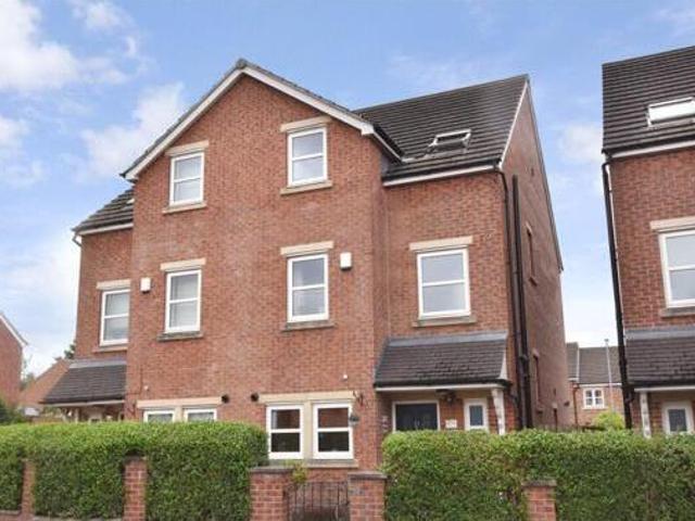 Barleyhill Road, Garforth, 4 Bedroom Semi detached
