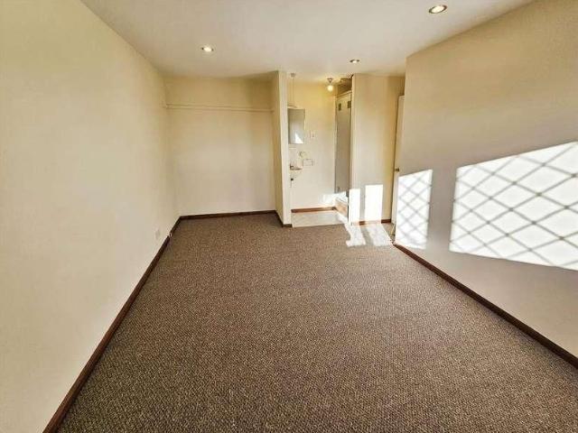 Barlow Close, Rothwell, Kettering, Northants, NN14
