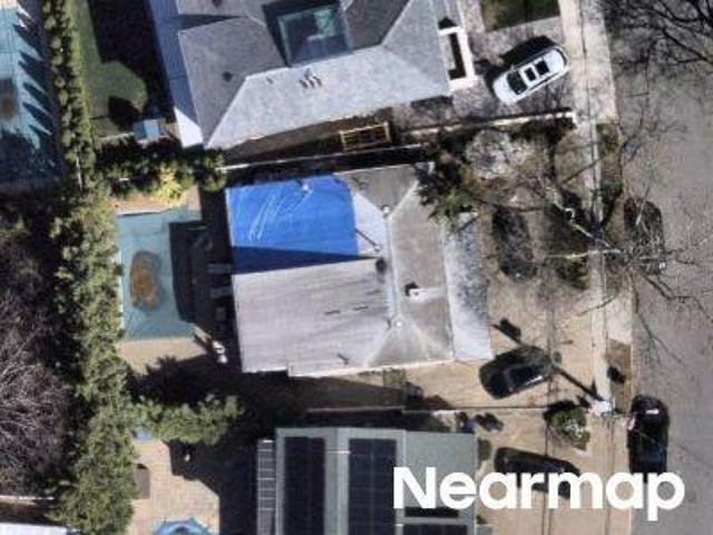 Barlow Dr N