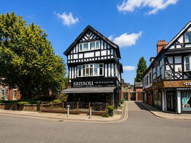 Barlow Moor Road, Didsbury, M20 4 bed flat to rent £2,500 pcm £577 pw