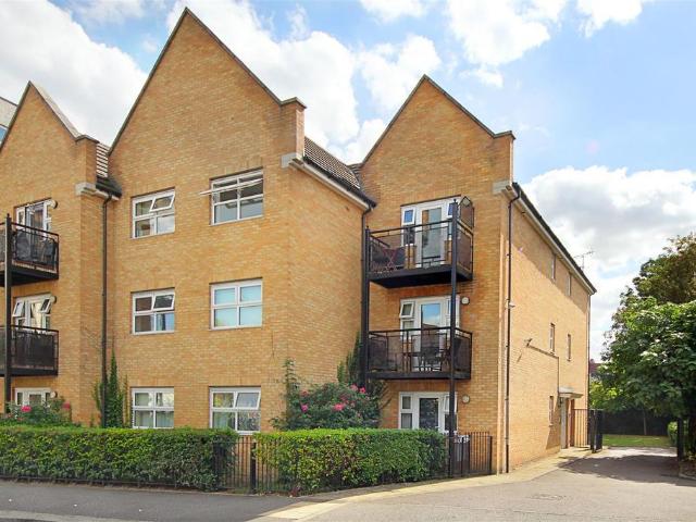 Barlow Road, W3 1 bed flat to rent £1,800 pcm £415 pw