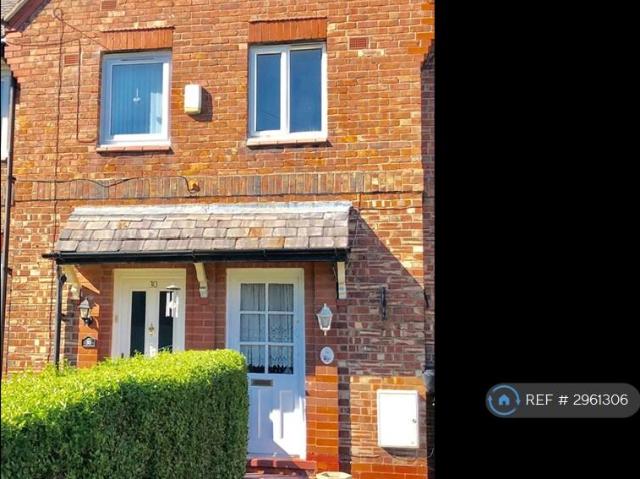 Barlow Road, Broadheath, Altrincham. 3 bed end of terrace house to rent £1,475 pcm £340 pw