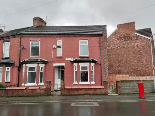 Barlow Road, Levenshulme M19 3 bed semi detached house to rent.