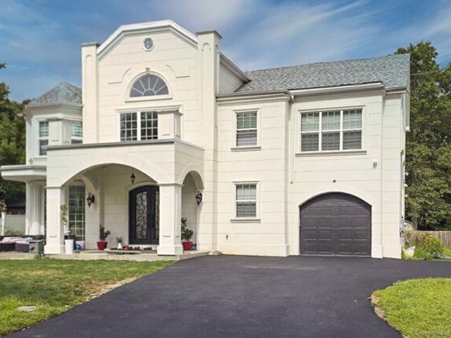 Barmore Dr, Stamford, Home For Sale