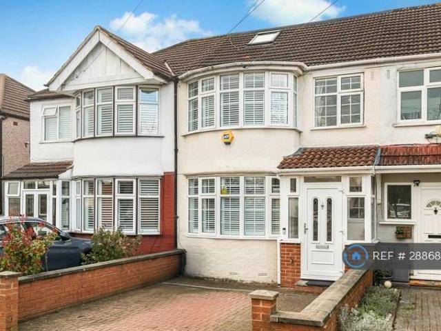 Barmouth Avenue, Greenford, UB6 4 bed terraced house to rent £3,600 pcm £831 pw