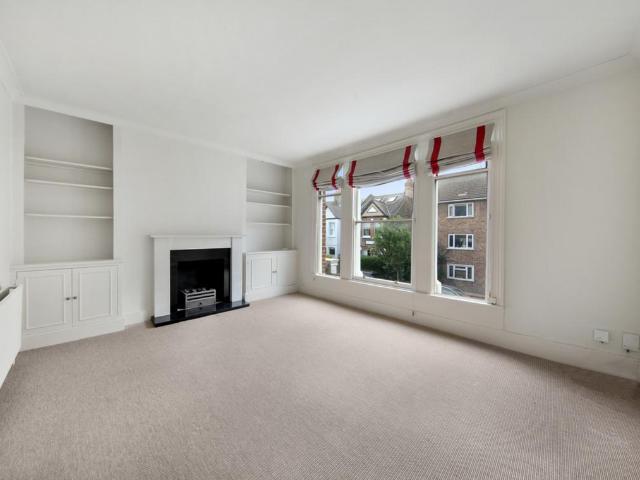 Barmouth Road, London, SW18 3 bed flat to rent £3,000 pcm £692 pw