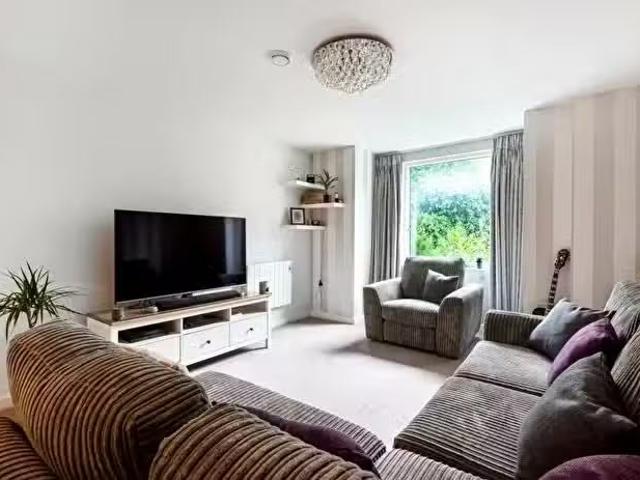 Barn Conversion To Rent In Frimley Road, Camberley, GU15
