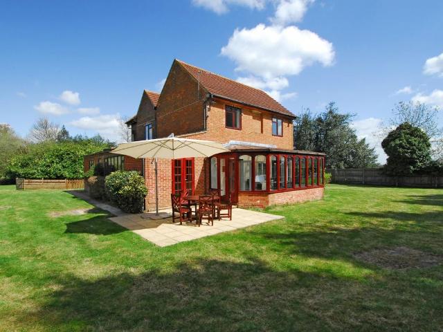 Mill Ride, Ascot, Berkshire SL5, 5 bed cottage to rent, £3,995 pcm | PrimeLocation