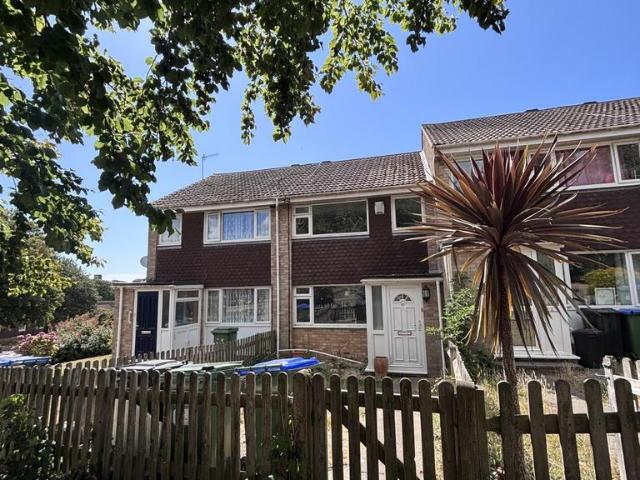 Barn Rise, Seaford BN25 3 bed terraced house to rent £1,425 pcm £329 pw