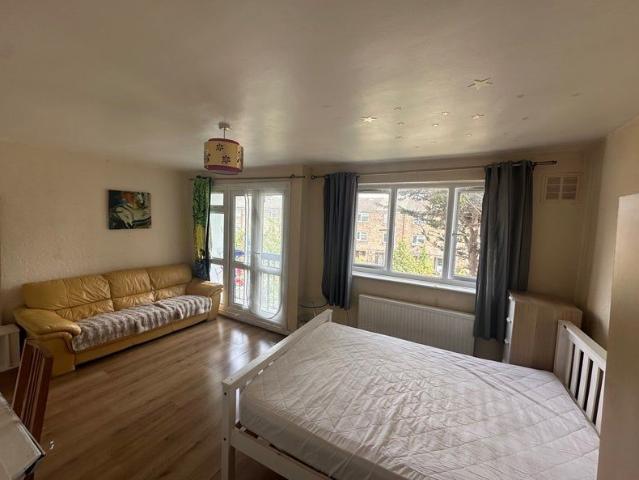 Barnabas Road, London E9, Room to rent, £1,100 pcm | PrimeLocation