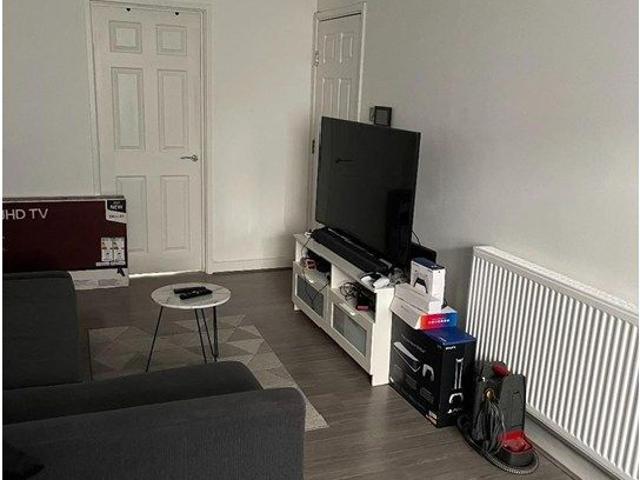 Barnard Close, London SE18, 1 bed flat to rent, £1,250 pcm | PrimeLocation