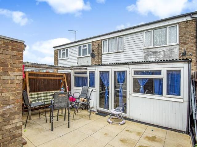 Barnard Crescent, Aylesbury HP21, 4 bed terraced house to rent, £1,750 pcm | PrimeLocation
