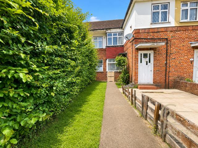 Barnard Gardens, New Malden KT3, 2 bed flat to rent, £1,750 pcm | PrimeLocation