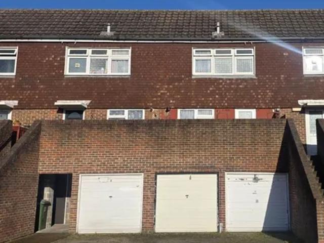 Barnardo Drive, London, IG6 1EZ, United Kingdom | 3 bed house for rent #167216820 | Rentberry