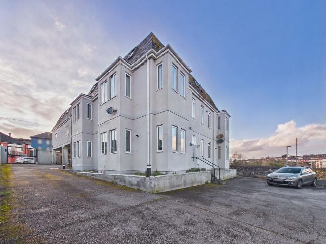 Barne Road, Barne Barton PL5, 2 bed flat to rent, £875 pcm | PrimeLocation