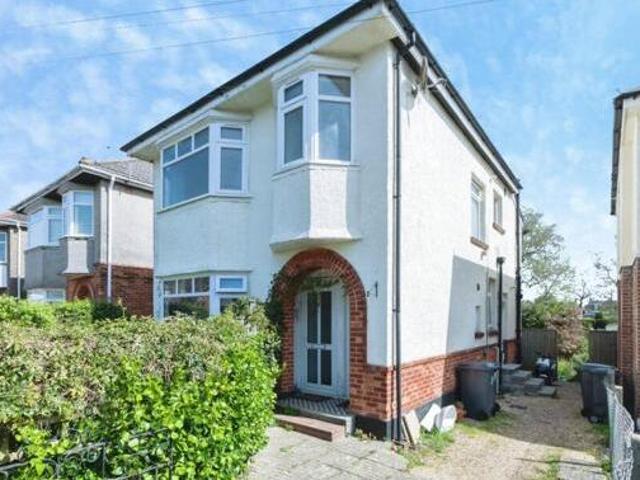 Barnes Crescent, Bournemouth, 2 Bedroom Apartment