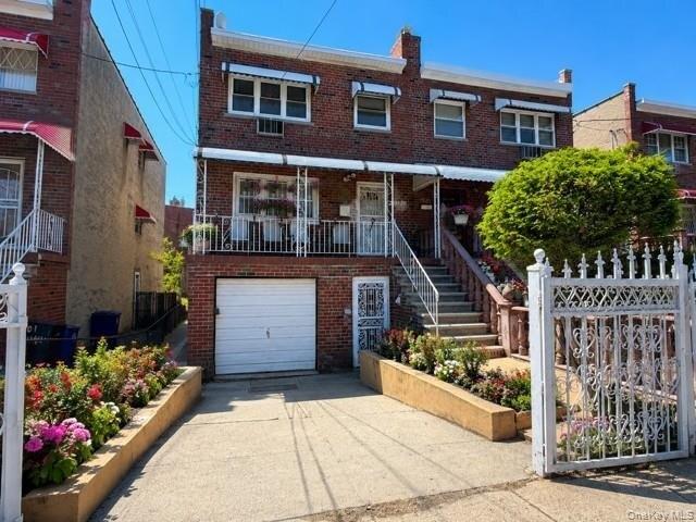 Barnes Ave, Bronx, Home For Sale