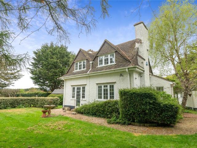 Barnes Lane, Milford on Sea. 3 bed house to rent £3,500 pcm £808 pw