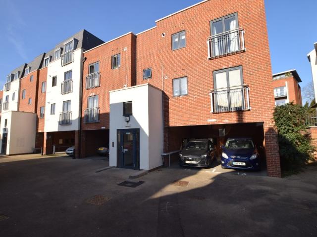 Barnes Mews, Bishopric, Horsham RH12, 2 bed flat to rent, £1,450 pcm | PrimeLocation
