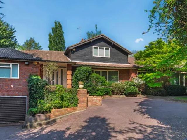 Barnet Lane, Elstree, WD6 3NJ, United Kingdom | 6 bed house for rent #167775482 | Rentberry