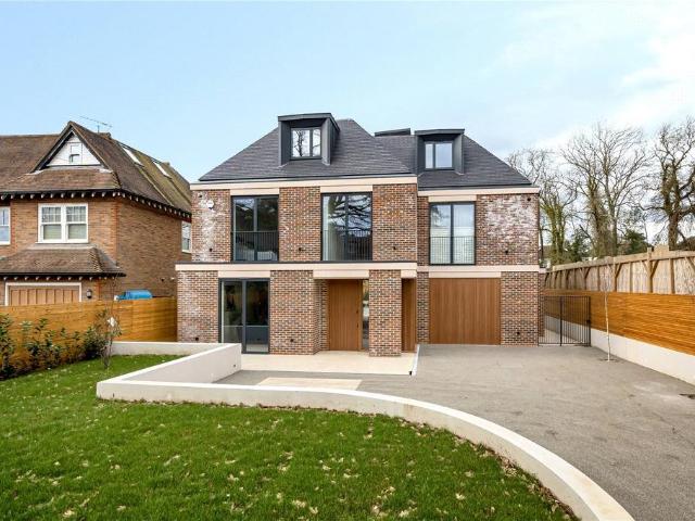 Barnet Road, Arkley, Hertfordshire, EN5 5 bed detached house to rent £15,000 pcm £3,462 pw