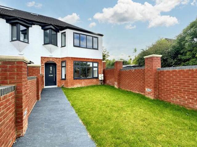 Barnet Road, Barnet, 3 Bedroom End