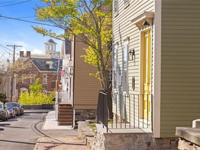 Barney St Apt,newport, Condo For Sale