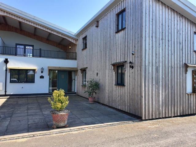 Barnfield Farm, Leominster HR6, 3 bed barn conversion to rent, £1,900 pcm | PrimeLocation