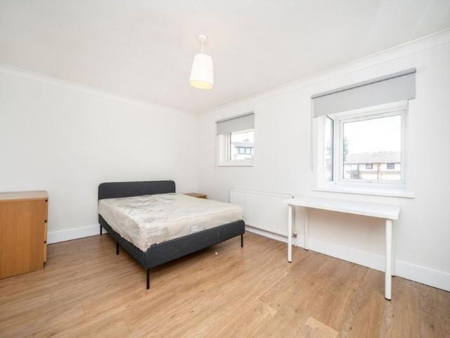 Barnfield Place, E14, London