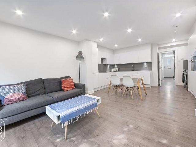 Barnfield Place, London E14, 5 bed detached house to rent, £4,750 pcm | PrimeLocation