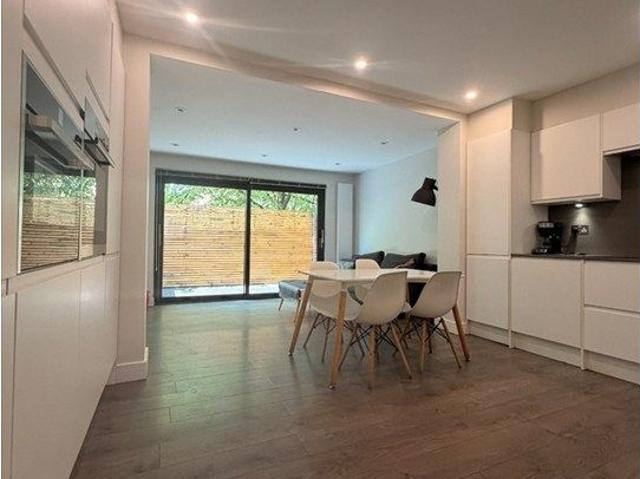 Barnfield Place, London E14, 5 bed semi detached house to rent, £4,750 pcm | PrimeLocation