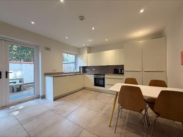 Barnfield Place, London E14, 1 bed town house to rent, £4,000 pcm | PrimeLocation