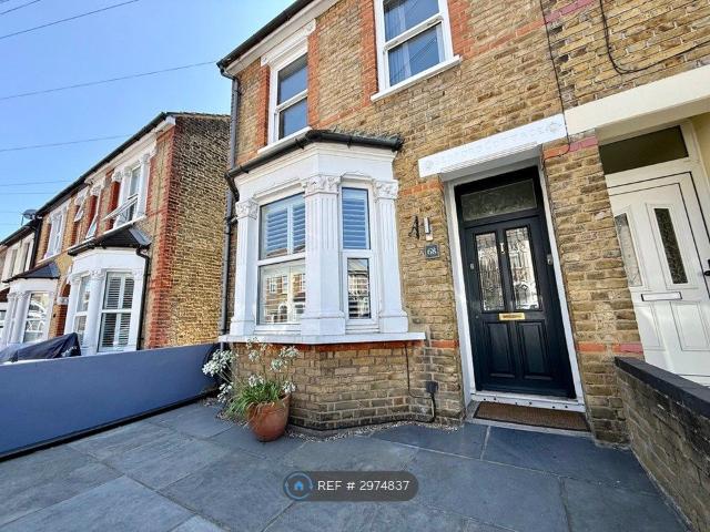 Barnfield Road, Belvedere DA17, 3 bed end terrace house to rent, £2,100 pcm | PrimeLocation