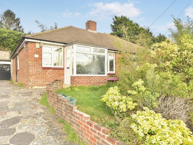 Barnfield Road, Orpington BR5, 2 bed bungalow to rent, £1,850 pcm | PrimeLocation