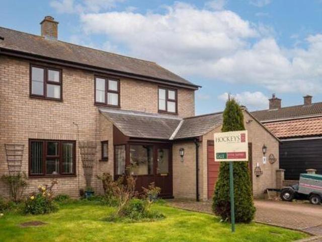 Barns Close, Over, 3 Bedroom End