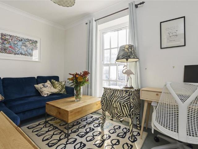 Barnsbury Park, Barnsbury, Islington. 1 bed apartment to rent £2,100 pcm £485 pw