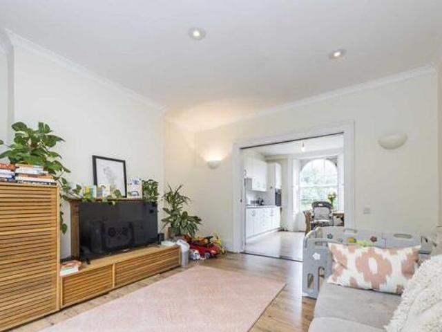 Barnsbury Road, Islington, 2 Bedroom Maisonette