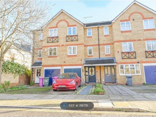 Barnsdale Avenue, London E14, 4 bed terraced house to rent, £4,000 pcm | PrimeLocation