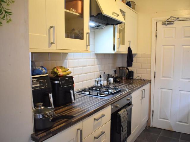 Barnsfold Avenue, Fallowfield. 6 bed semi detached house to rent £3,900 pcm £900 pw
