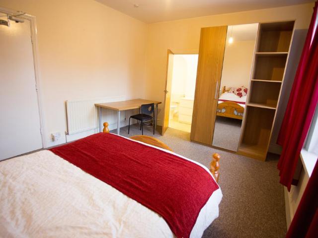 Barnsley Road, Birmingham B17 1 bed in a house share to rent £740 pcm £171 pw