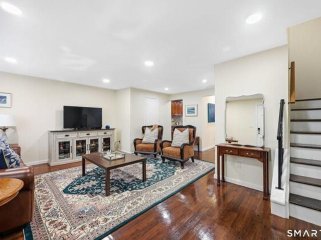 Barnstable Ln, Stamford, Home For Sale
