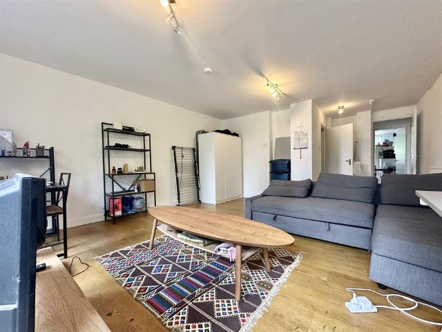 Barnwood Close, London